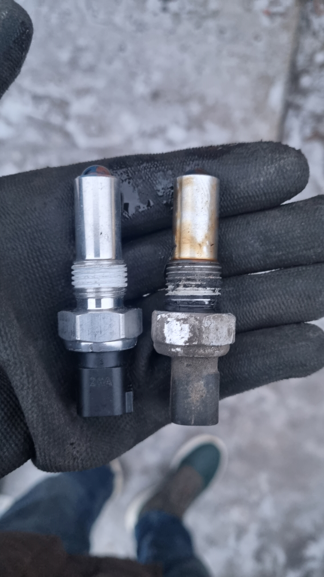 замена датчика включения заднего хода ib5 — Ford C-Max I, 1,8 л, 2008 ...