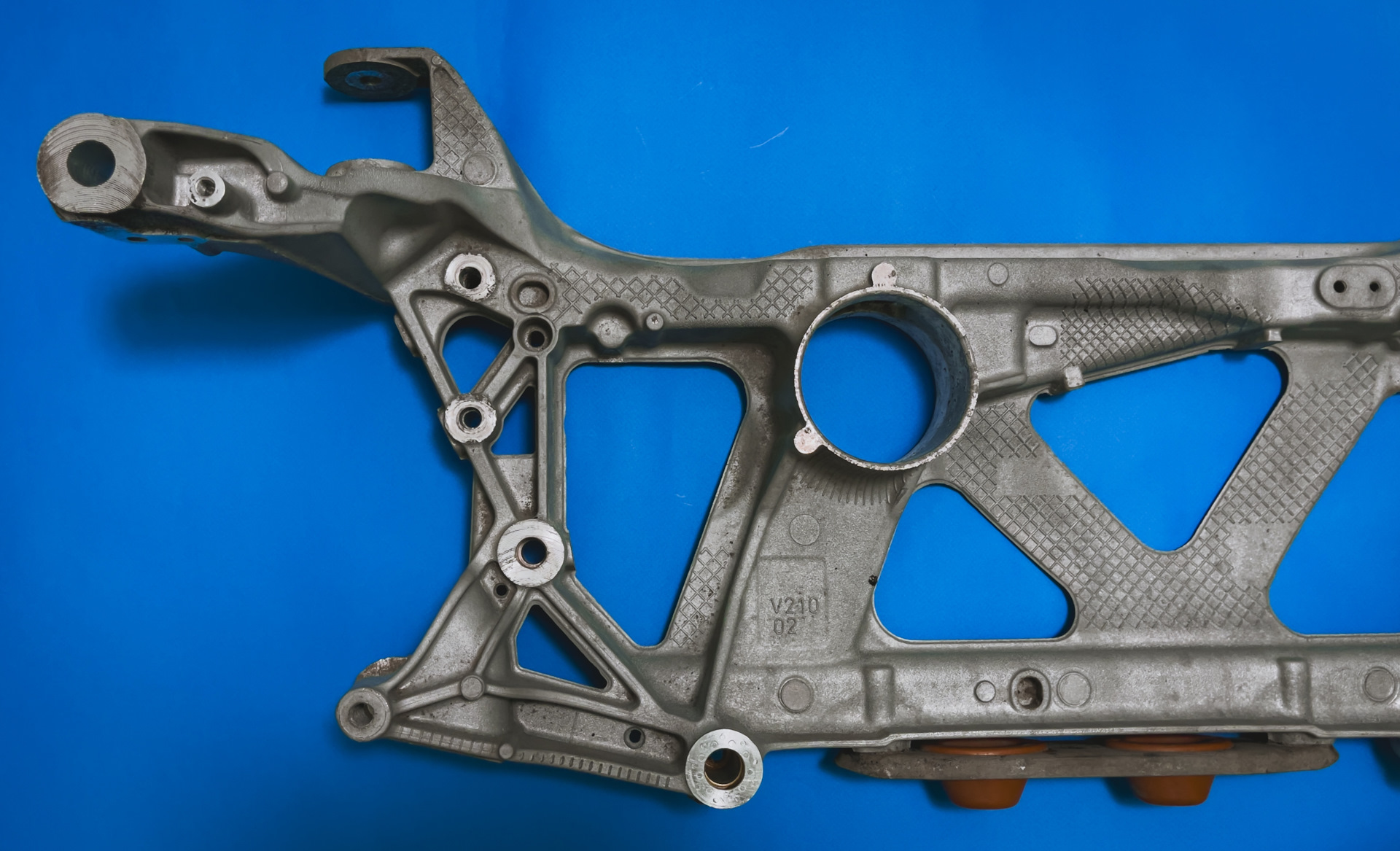 #22. Алюминиевая подвеска, стабилизаторы, распорки… — Skoda Superb Mk3 ...