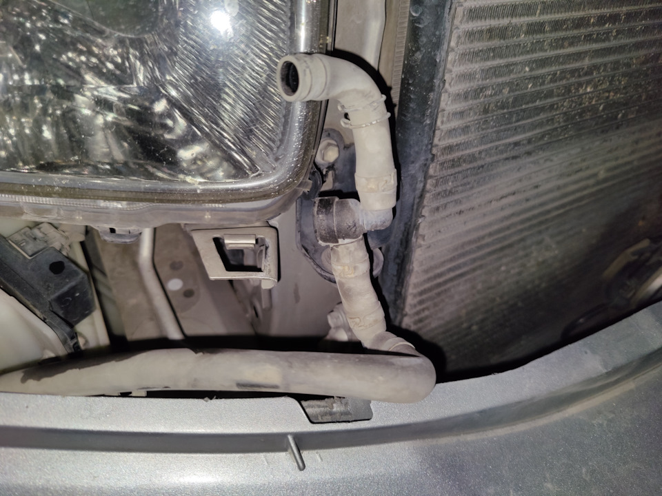 Ремонт омывателей фар — Toyota RAV4 (II), 2 л, 2005 года | своими ...