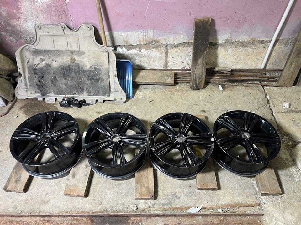 Литые диски VAG 7Jx18 ET43 5x112 на Volkswagen Golf Mk7, Volkswagen ...