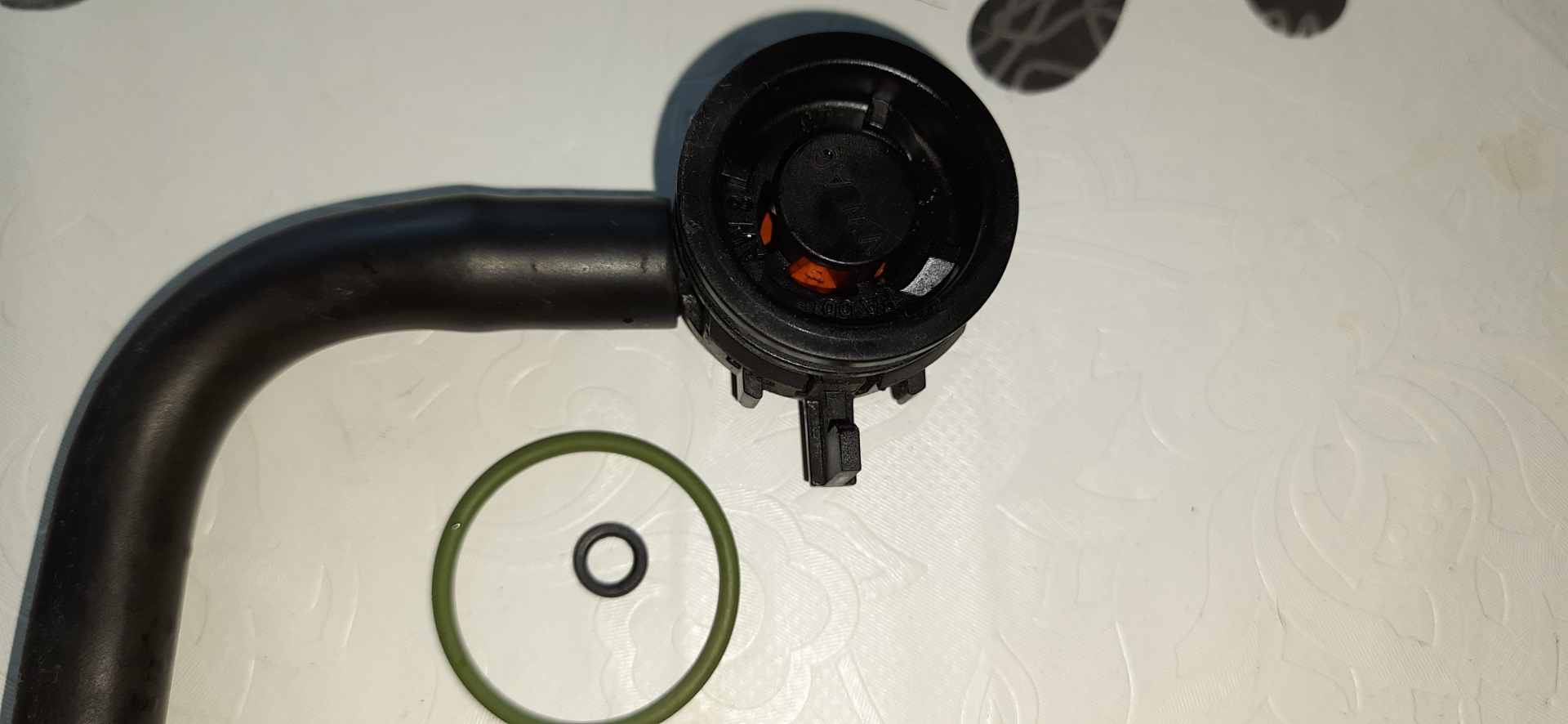 Клапан вентиляции 04E103175 VAG — Skoda Octavia A7 Mk3, 1,4 л, 2013 ...