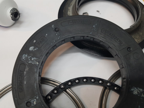 7E0412249B Упорный шарикоподшипник VAG | Запчасти на DRIVE2