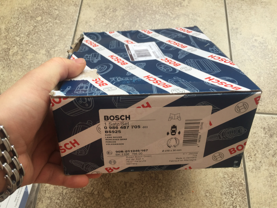 Замена колодок ручника — Audi Q7 (1G), 3 л, 2009 года | запчасти | DRIVE2