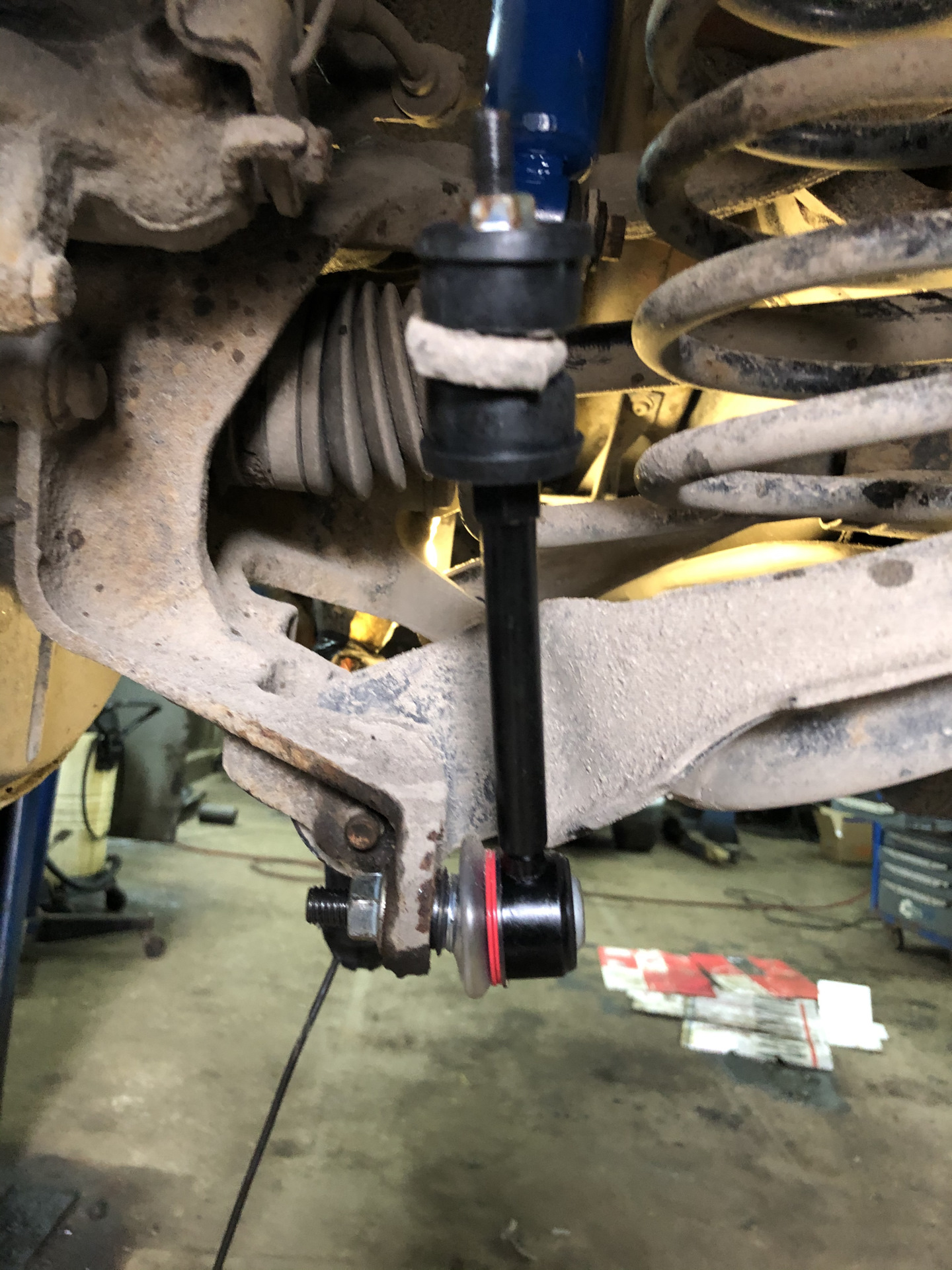 Бюджетная замена задних амортизаторов — Ford Kuga (1G), 2,5 л, 2012 года | визит на сервис | DRIVE2