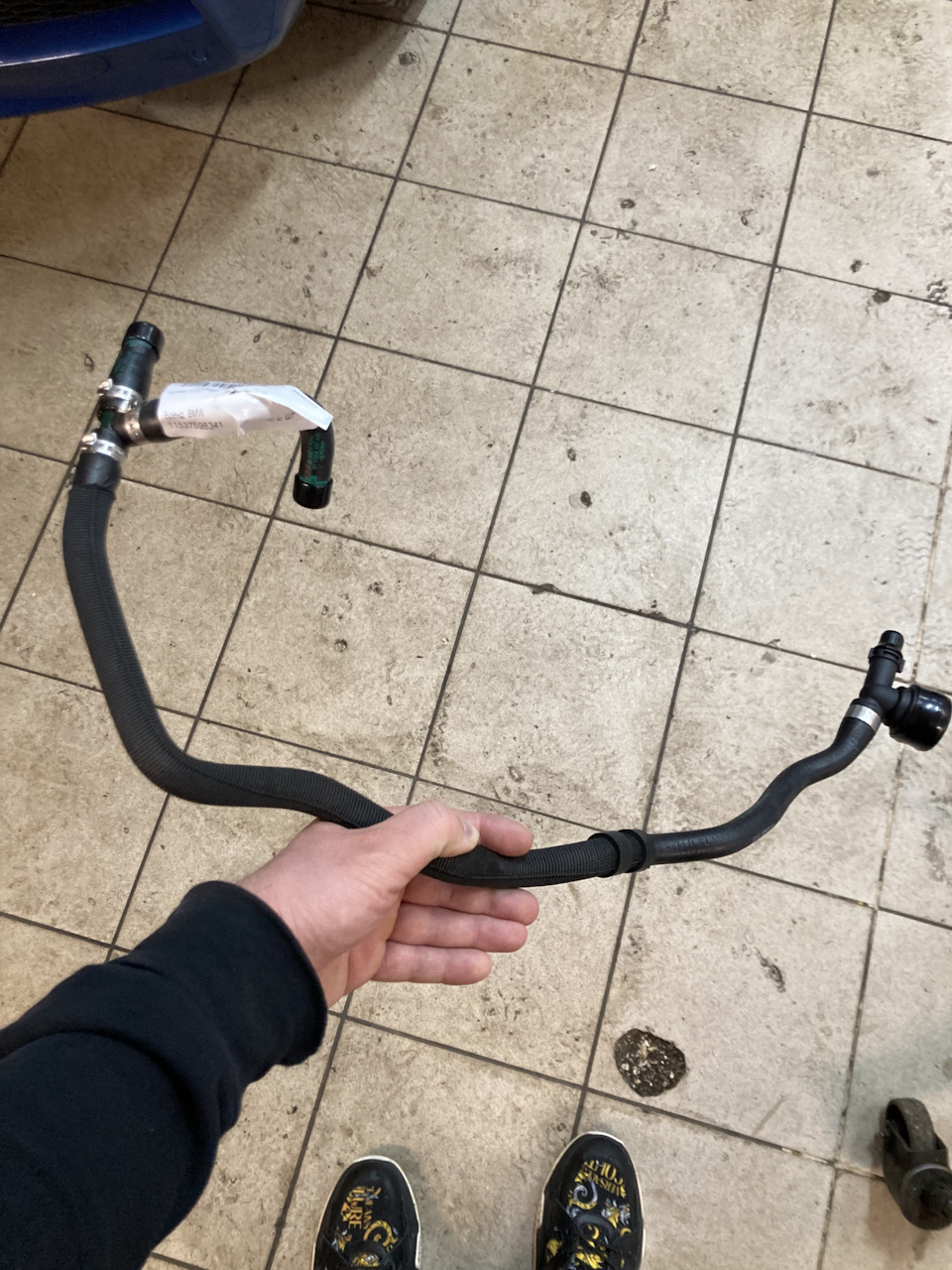 Замена: КВКГ, шланг системы охлаждения, рычаги и отбойник амортизатора ...