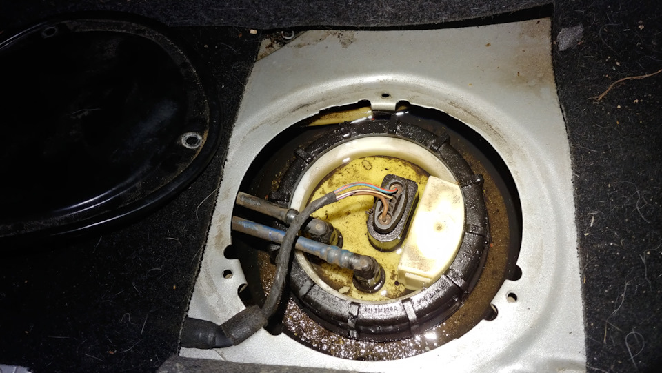 прокладка топливного насоса — Volkswagen Golf Mk4, 1,6 л, 2003 года ...