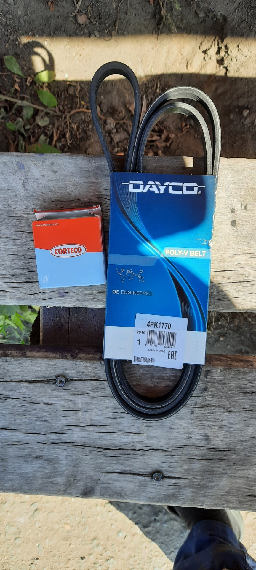 Сальничек колена… — Toyota Vitz (10), 1 л, 2004 года | плановое ТО | DRIVE2