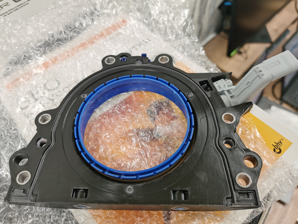 Устранение течи масла на стыке коробки и двигателя – сальник коленвала ...