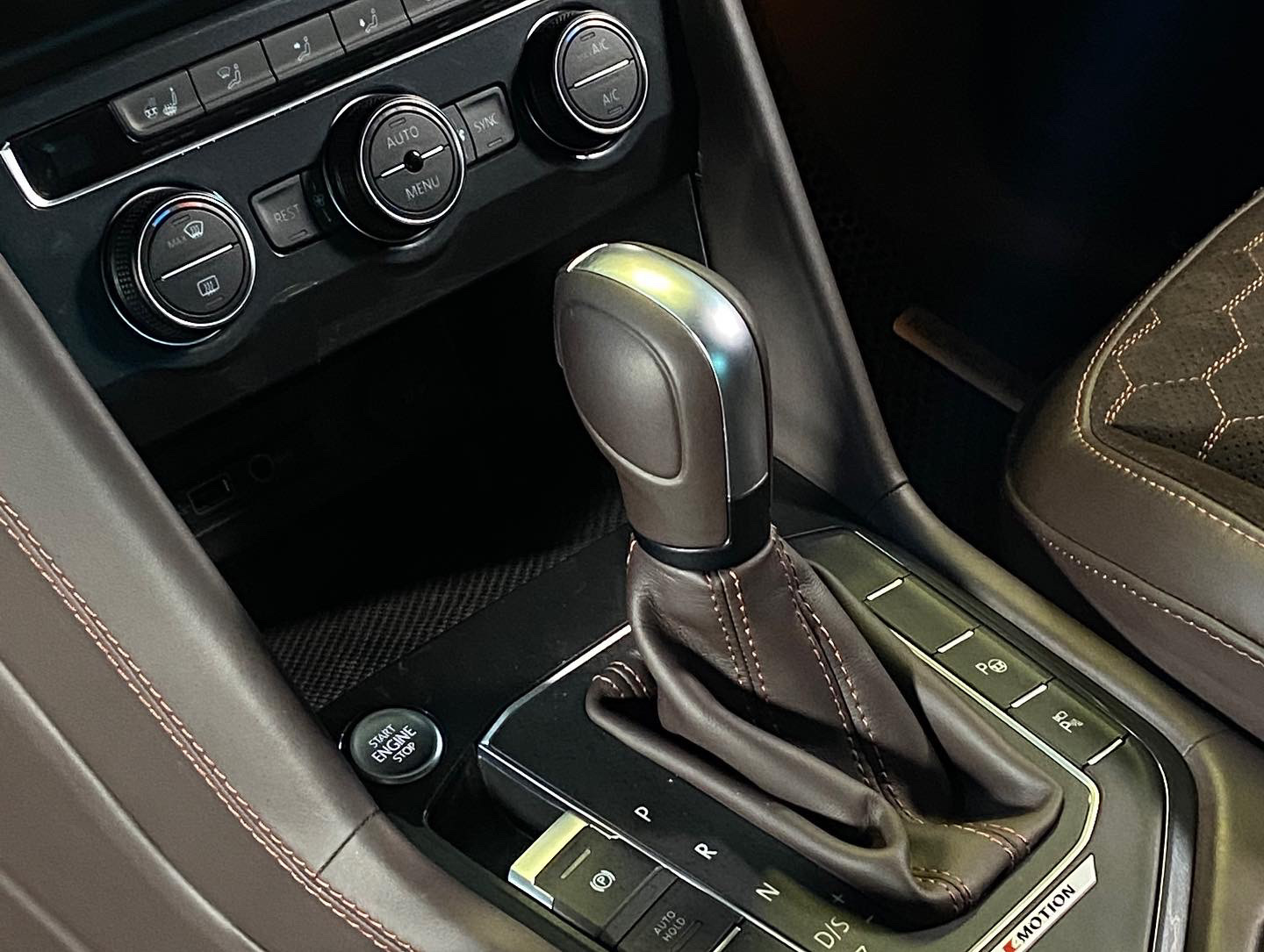 ДВА СПОСОБА ОБРАБОТКИ ПЛАСТИКА В САЛОНЕ АВТОМОБИЛЯ — Куписалон на DRIVE2