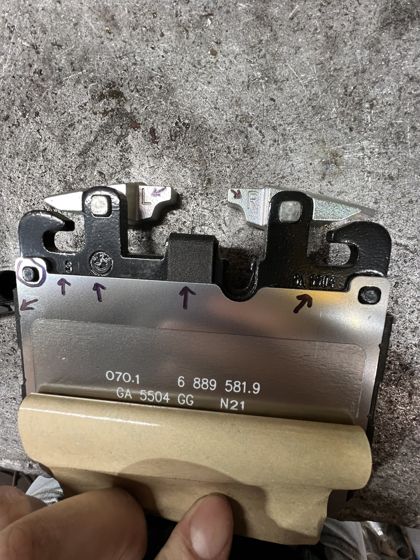 Вид оригинальных колодок BMW — BMW 3 series (G20), 3 л, 2020 года ...