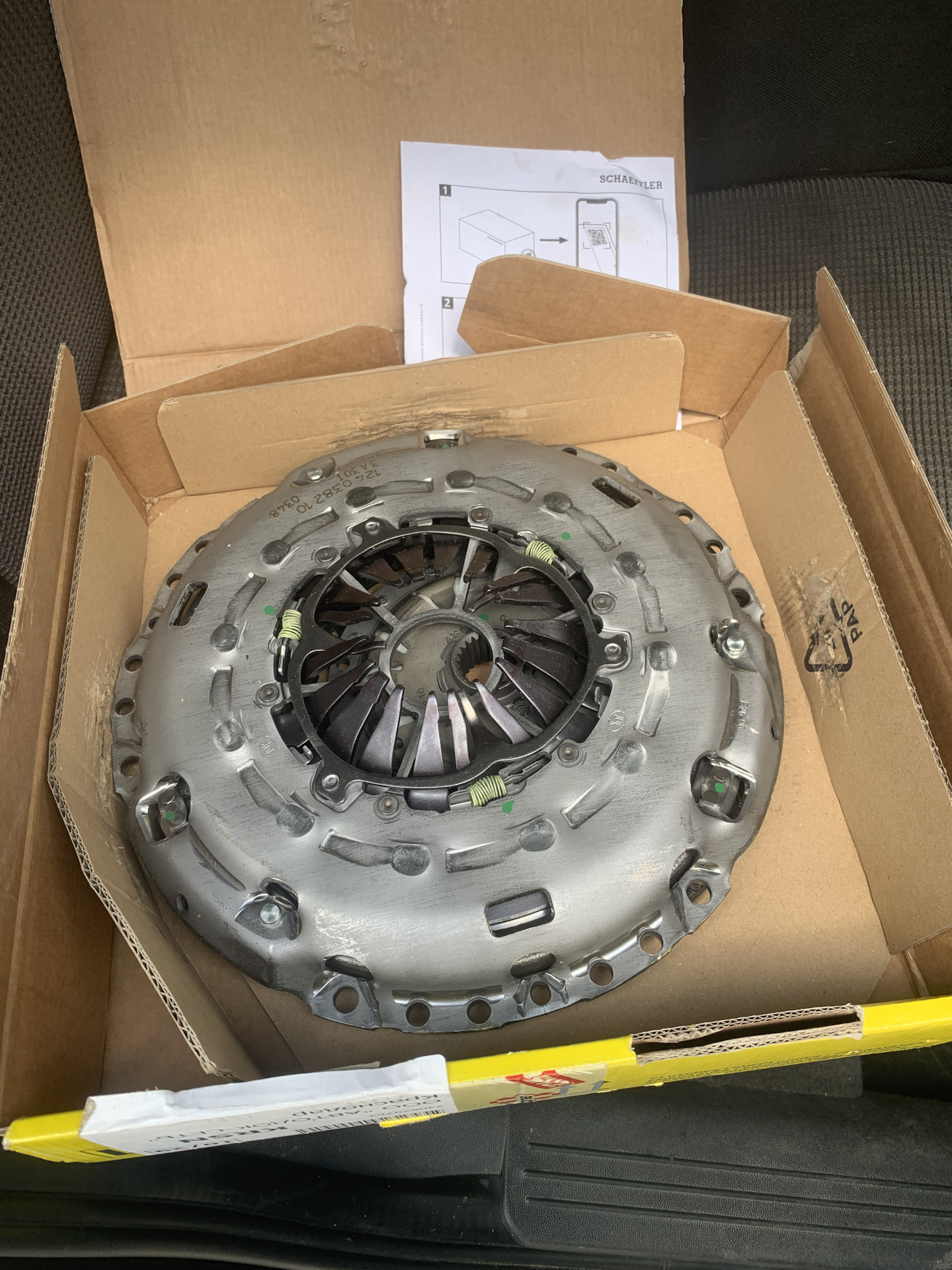 29. Замена сцепления. Бензонасос на своём месте. — Saab 9-3 (2G), 2,8 л ...