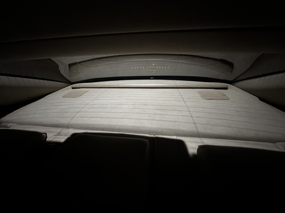 Установка полки с электрошторкой — Audi A6 (C6), 2 л, 2009 года ...