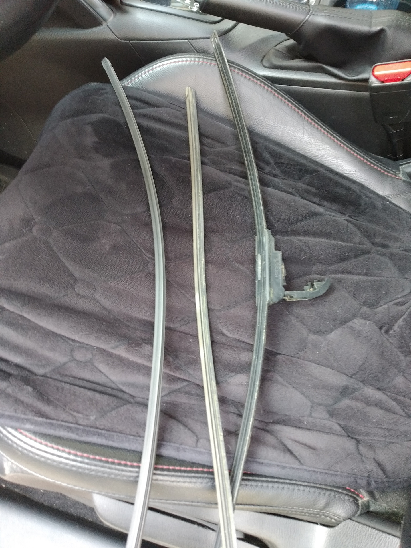 Замена резинок передних дворников Bosch на масума (не из лёгких заданий ...