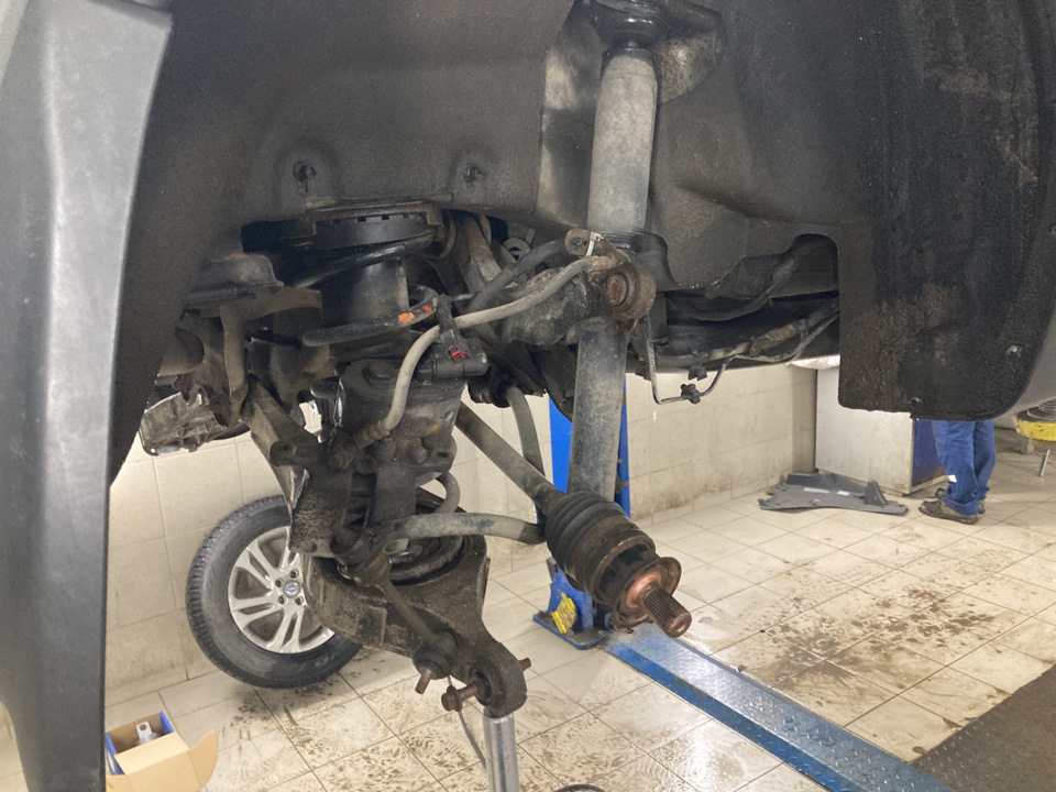 Задняя подвеска. Пружины, Сайленты продольных рычагов. — Volvo XC70 III ...