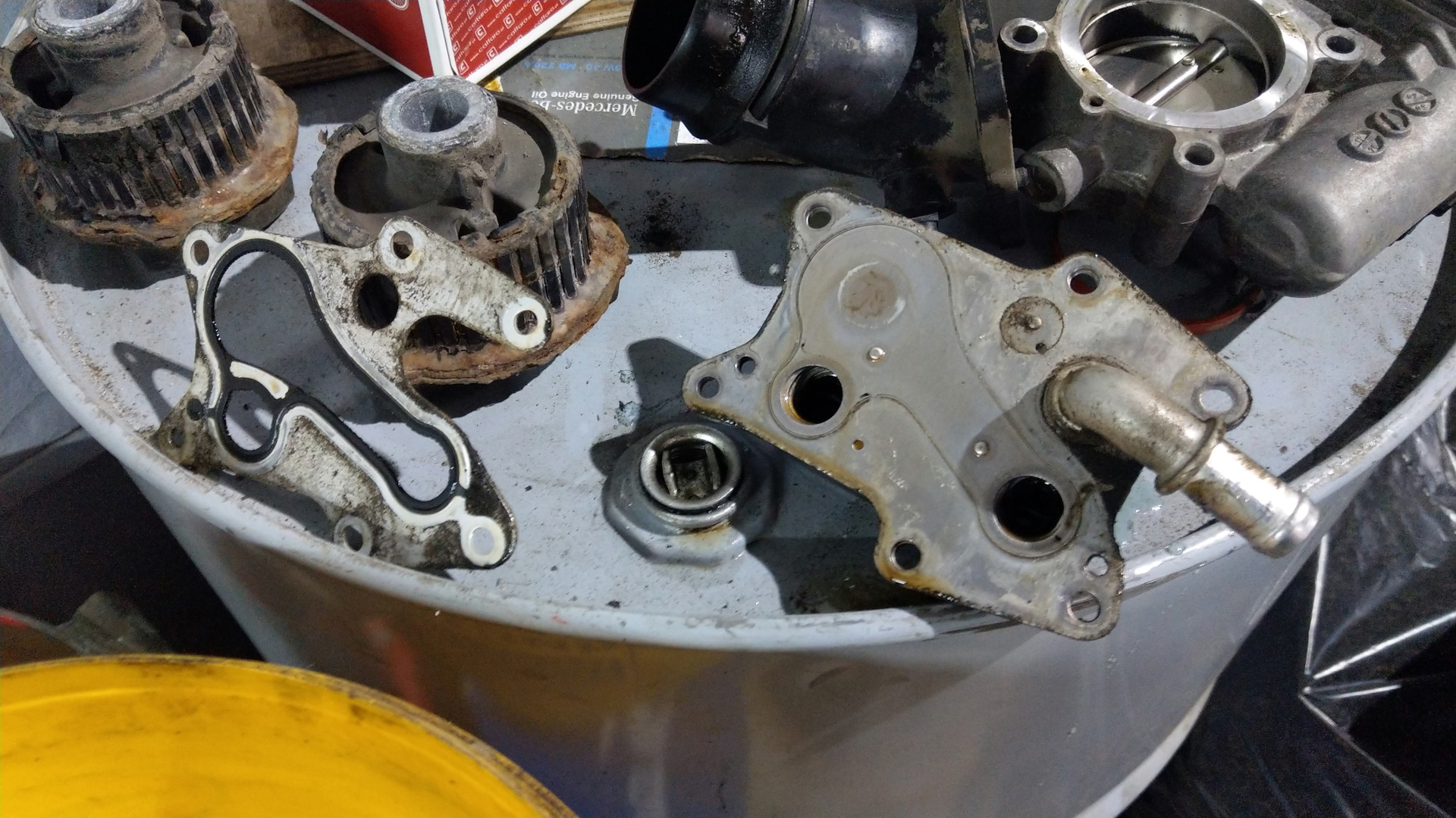 Поломка | Прокладка фильтра масляного / Теплообменника — Mercedes-Benz ...