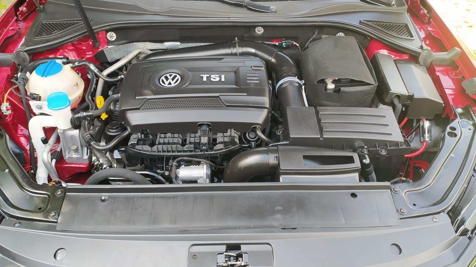 Deep cleaning engine bay VW Passat at home — Volkswagen Passat US, 1,8 ...
