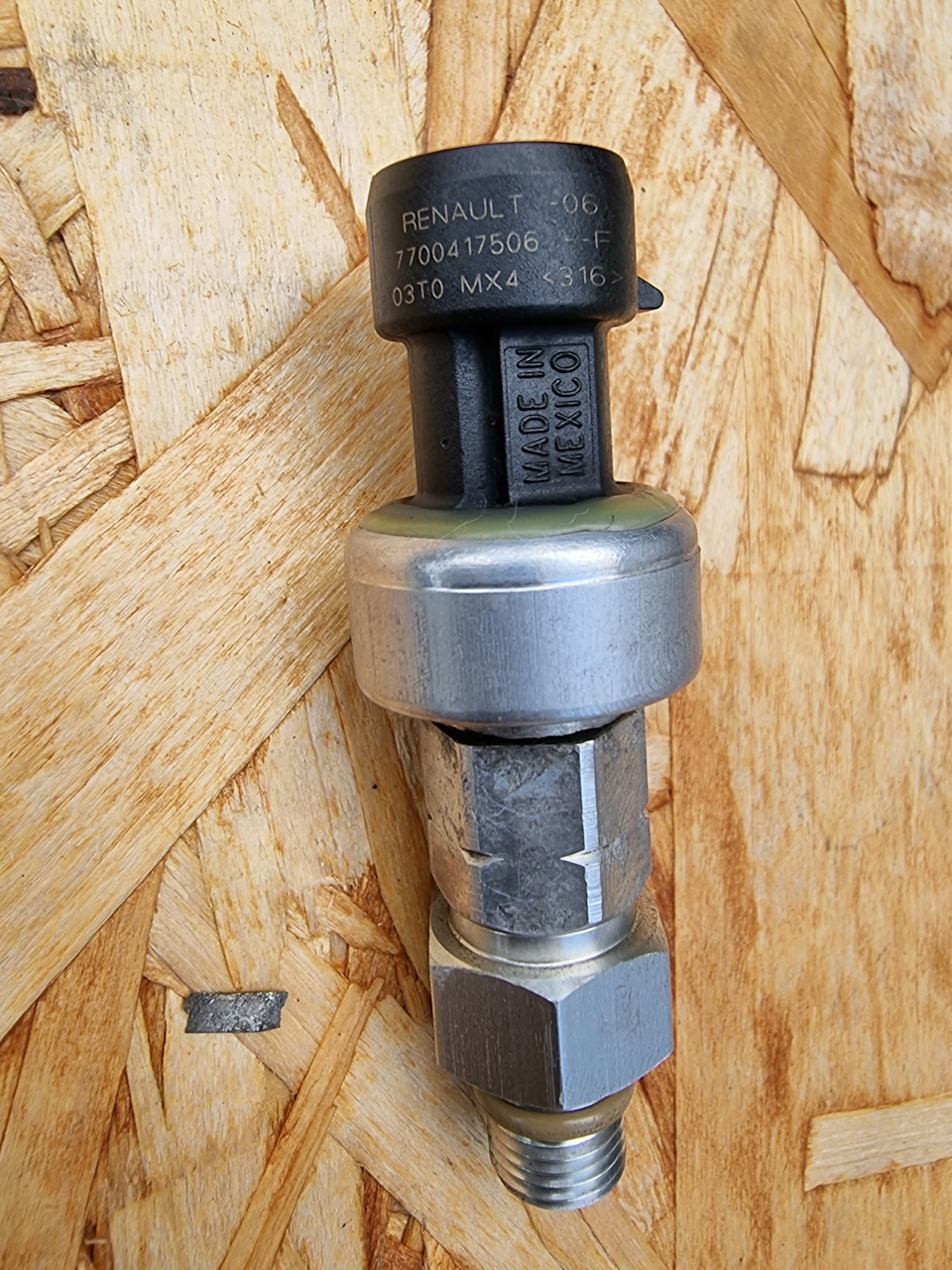 7700417506 Датчик давл кондиционера Рено Clio 2, Megane 2, Laguna 2 ...