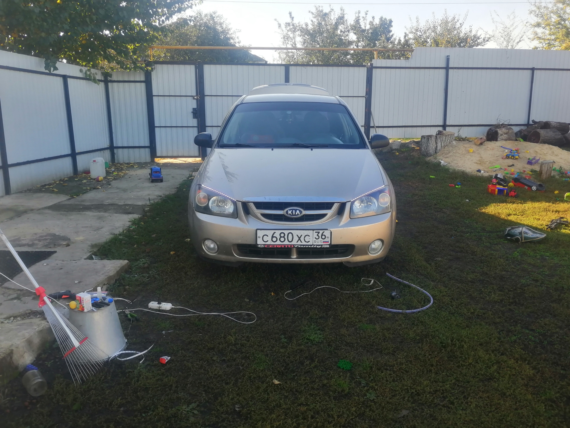 Немного колхоза или светодиодные полоски — KIA Cerato (1G), 1,6 л, 2006 ...