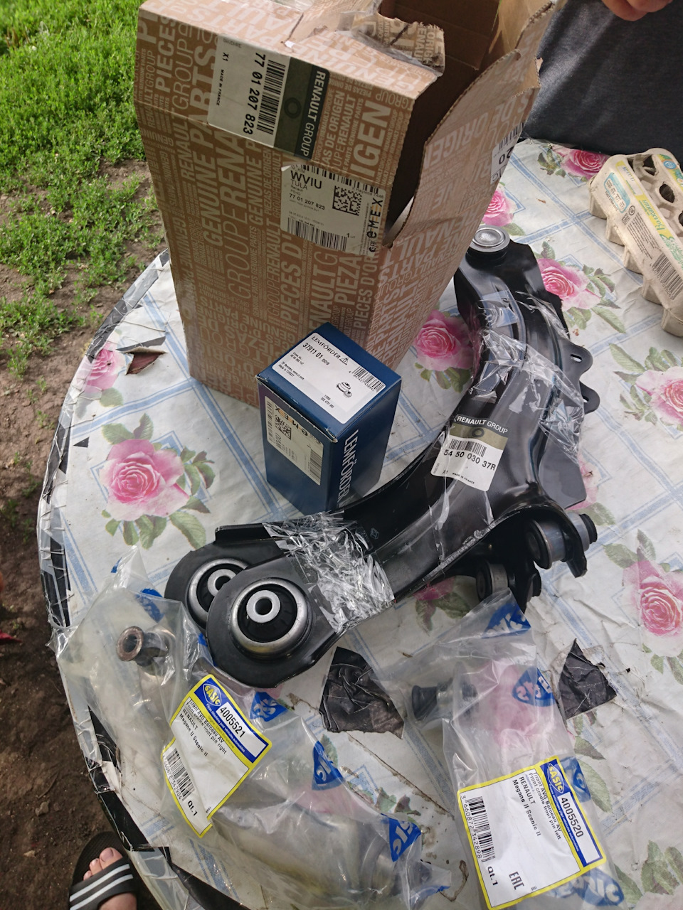 545003037R Рычаг ниж пер п RENAULT | Запчасти на DRIVE2