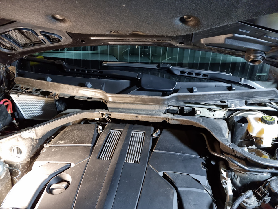 Замена шланга омывателя — Mercedes-Benz M Class (W166), 3 л, 2014 года ...