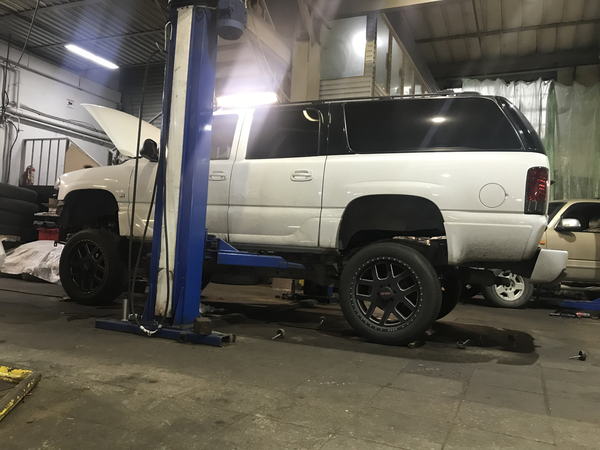 Экстра случай, большая победа 👨🏻‍🔧 — GMC Yukon (GMT800), 6 л, 2004 года ...