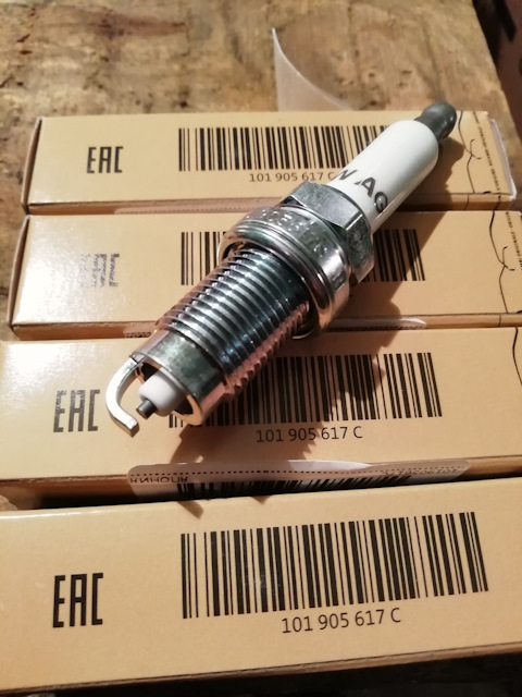 101905617C Свеча зажигания LongLife VAG | Запчасти на DRIVE2