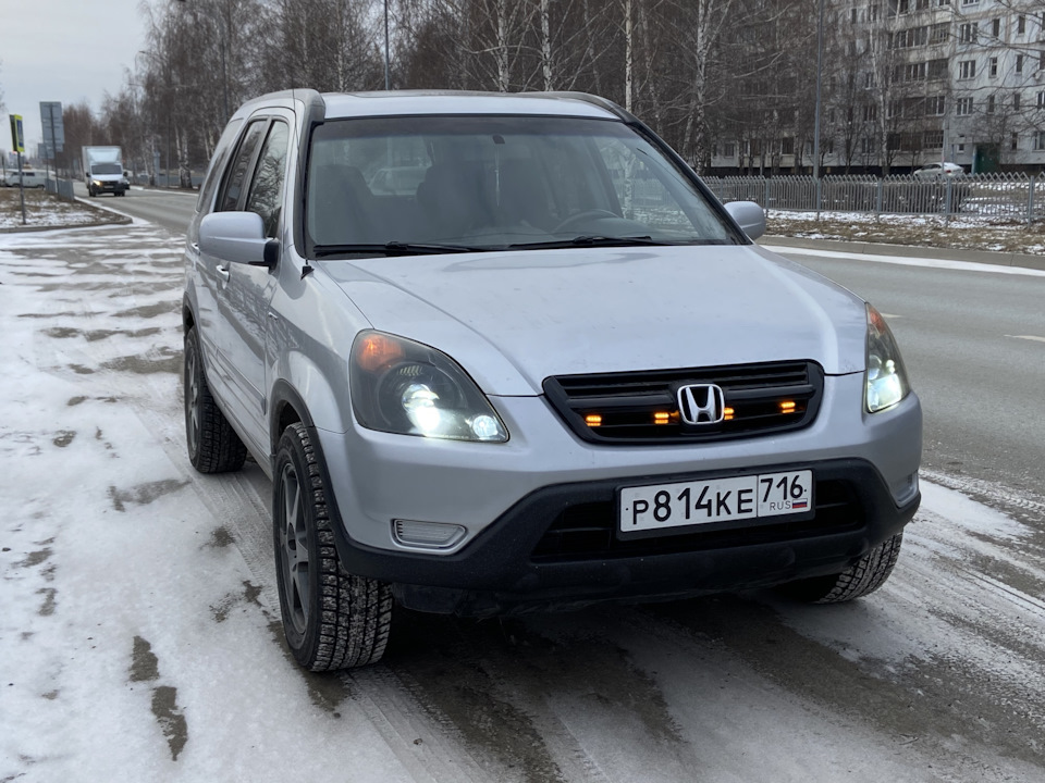 Габарит в решетку радиатора — Honda CR-V (RD4/RD5/RD6/RD7), 2,4 л, 2004 ...