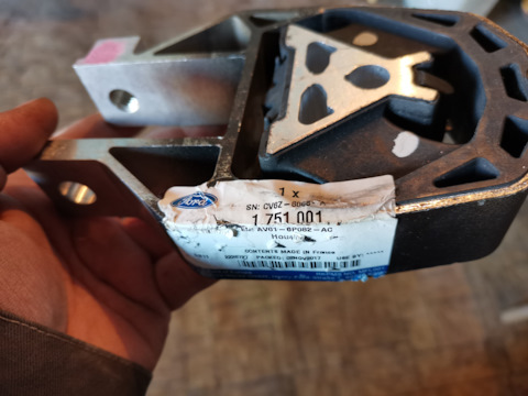 AV616P082AC Подвеска, двигатель Ford | Запчасти на DRIVE2