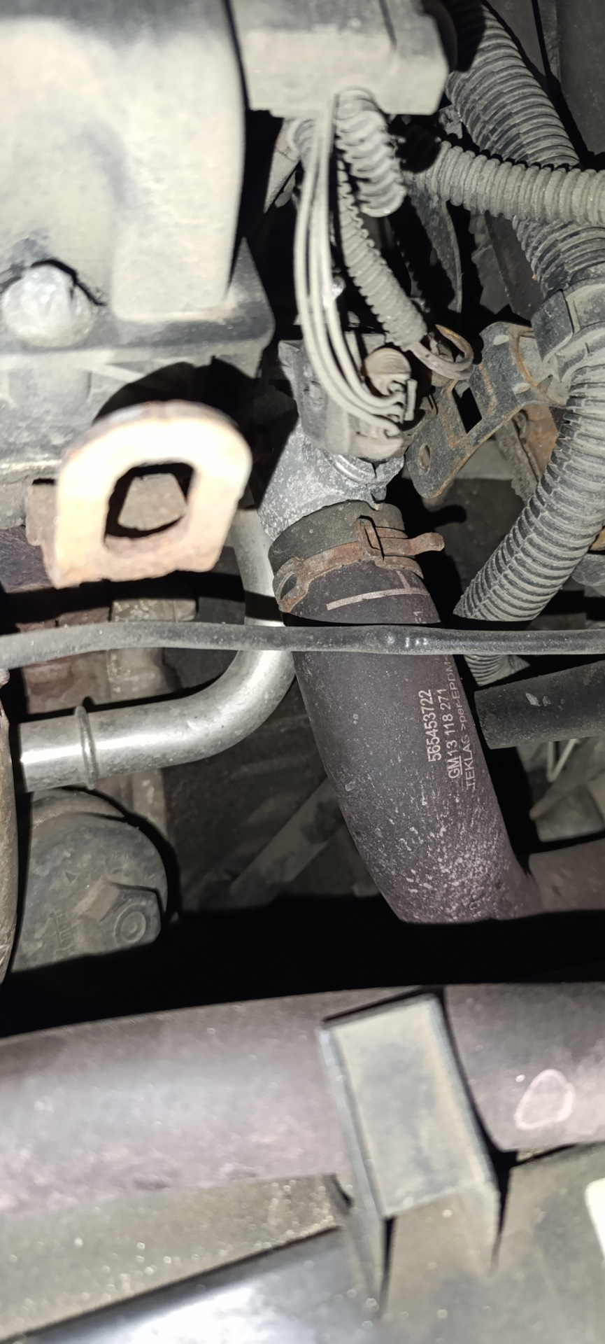 Что то потекло… — Opel Astra H, 1,8 л, 2007 года | поломка | DRIVE2