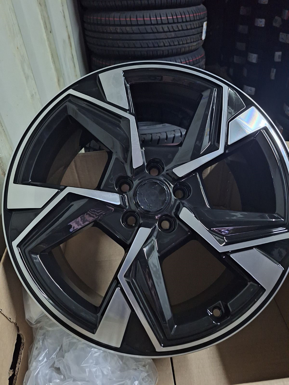 Зимний комплект дисков с шинами и датчиками давления для Belgee x 70 ...