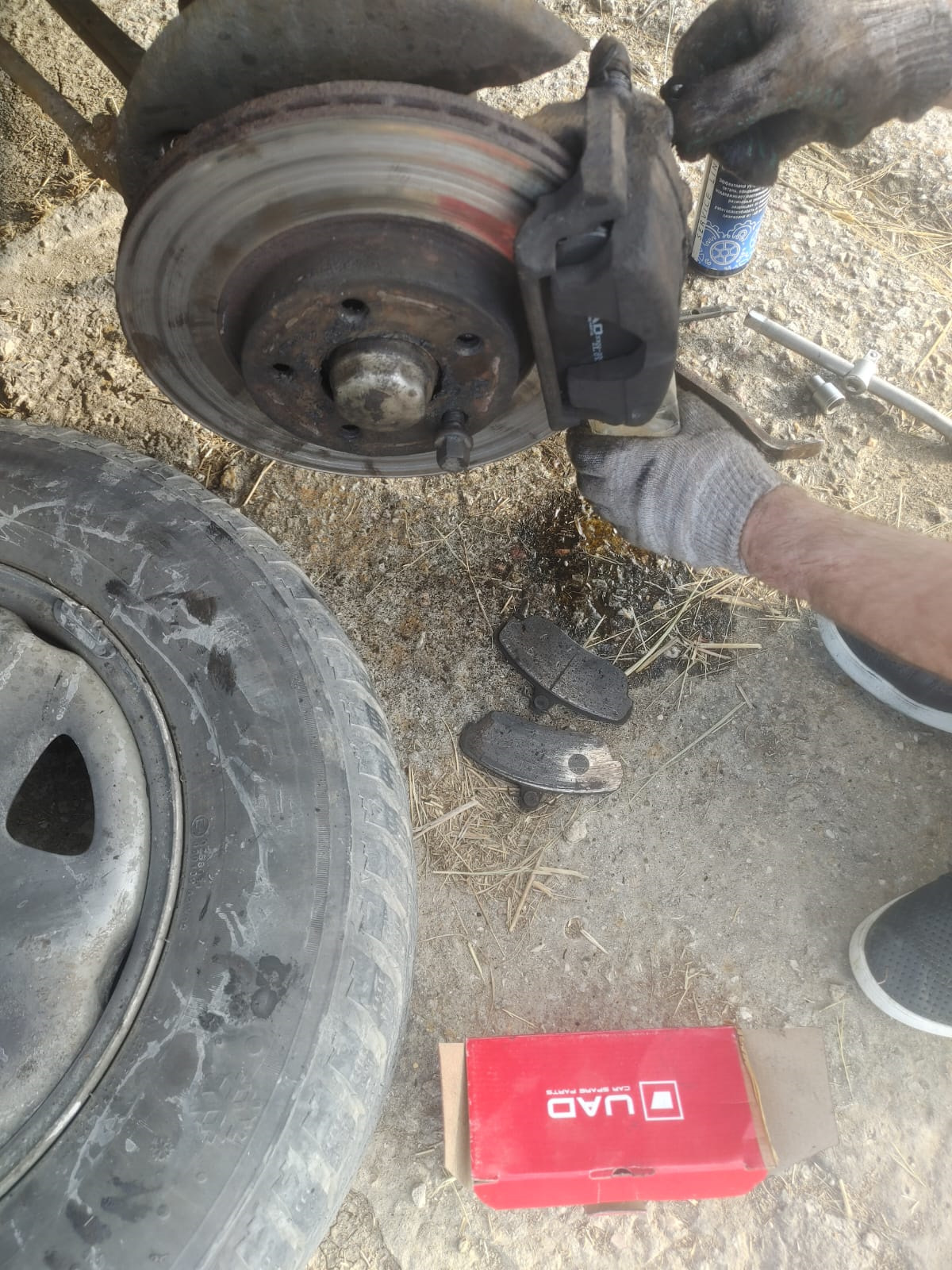 Замена родных тормозных колодок после 160 000км. — ГАЗ 31105, 2,4 л, 2006 года | своими руками ...