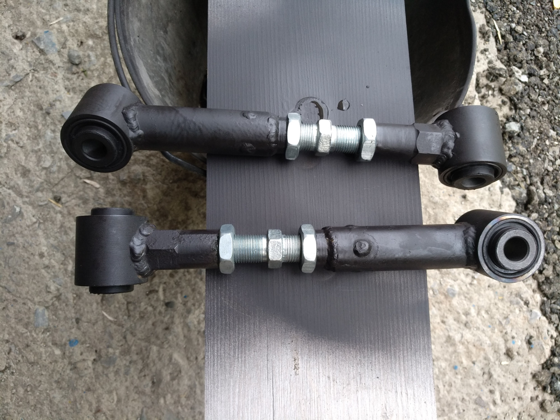 Тяги реактивные заднего моста. — Toyota Corona (T140), 1,8 л, 1982 года ...