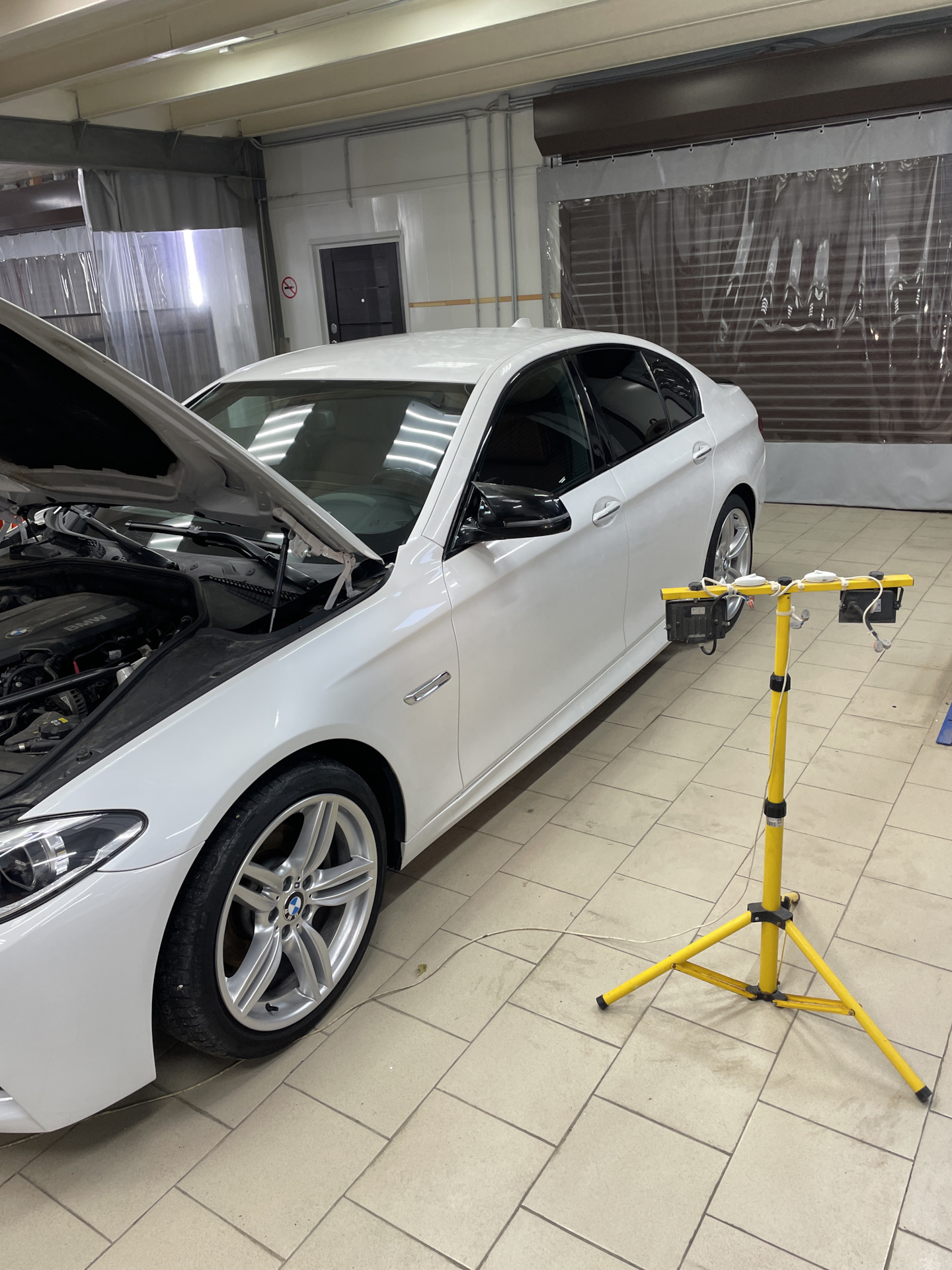 Воск и пленка на фары — BMW 5 series (F10), 2 л, 2016 года | просто так ...