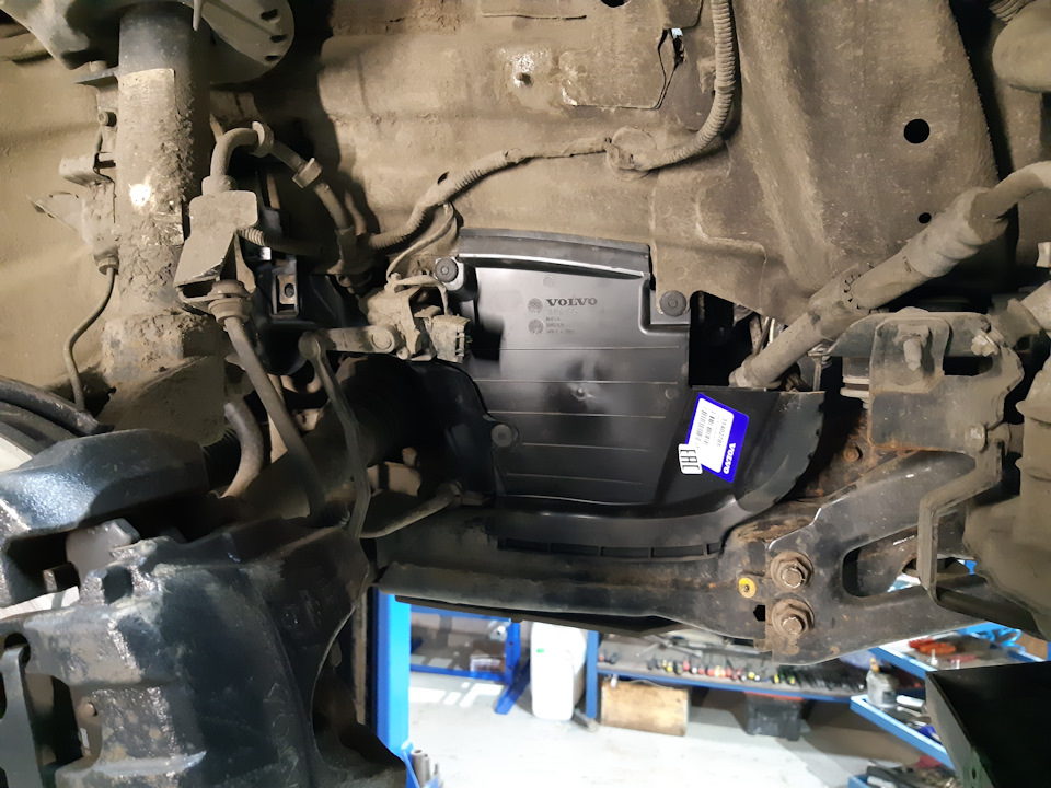 Защита ремня доп агрегатов — Volvo XC60 (1G), 2,4 л, 2013 года ...
