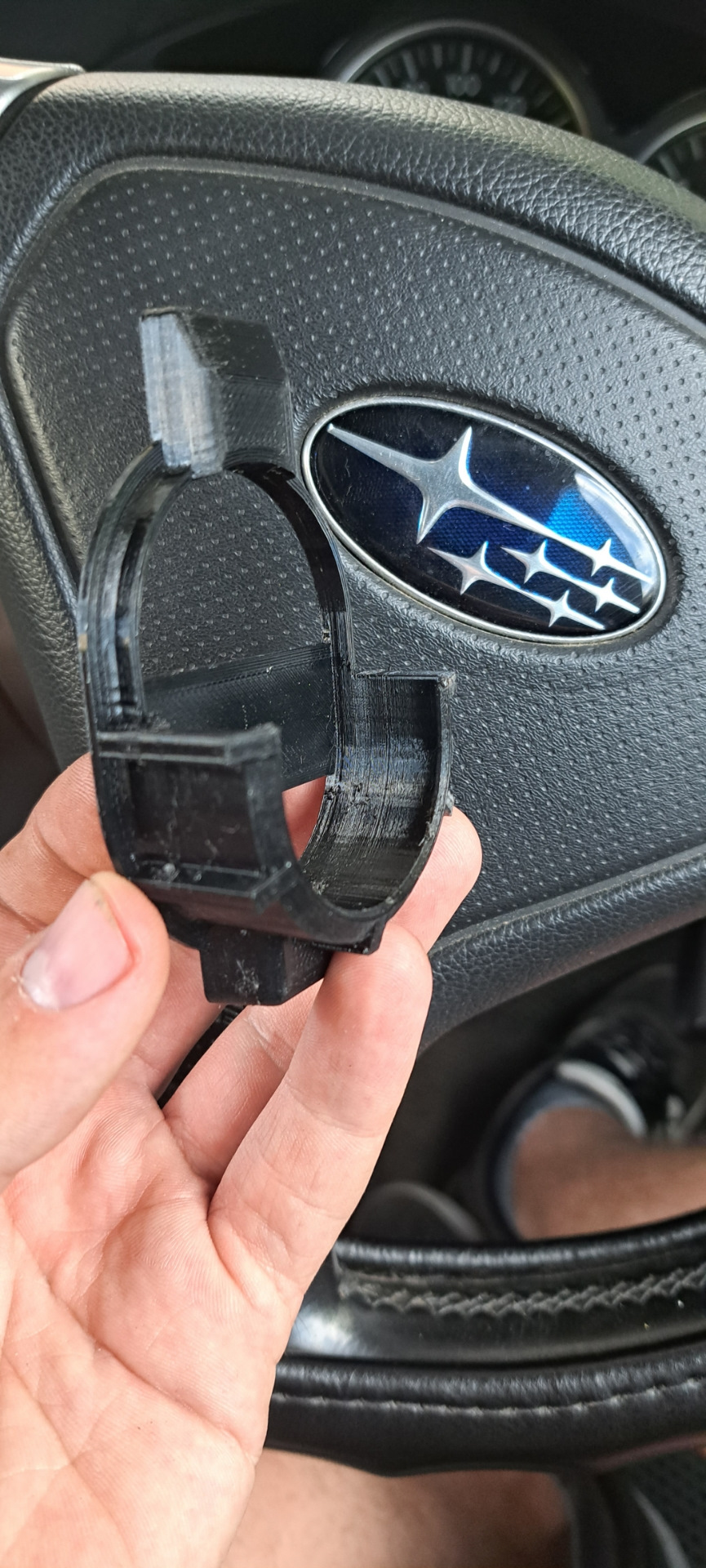 Держатель крышки бензобака — Subaru Forester (SG), 2 л, 2005 года ...