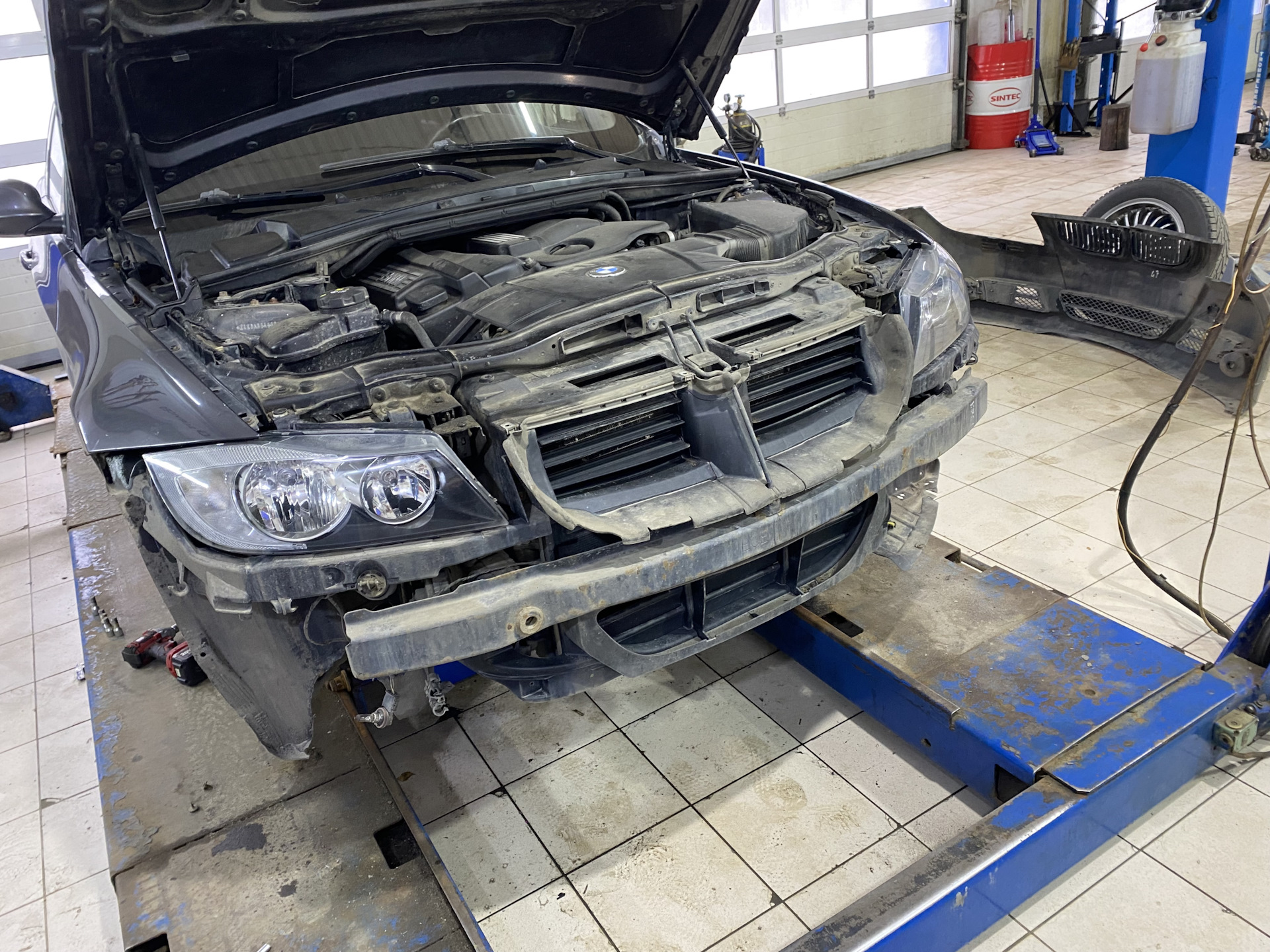 Не много косметики — BMW 3 series (E90), 2 л, 2006 года | стайлинг | DRIVE2