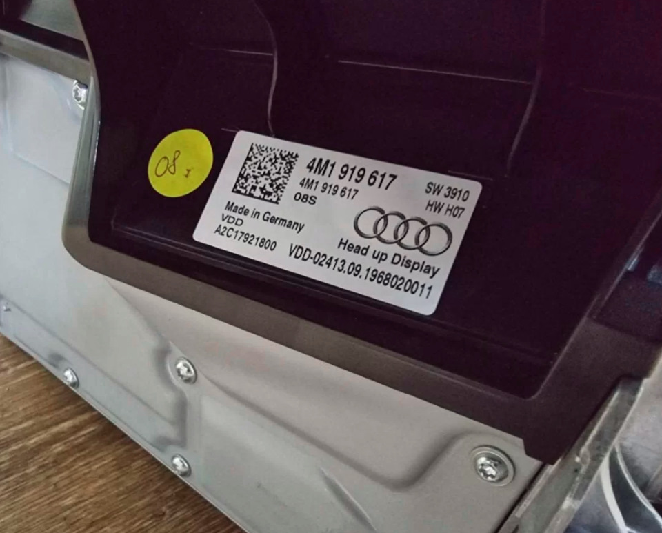 Проекция и потолок — Audi Q8, 3 л, 2019 года | другое | DRIVE2