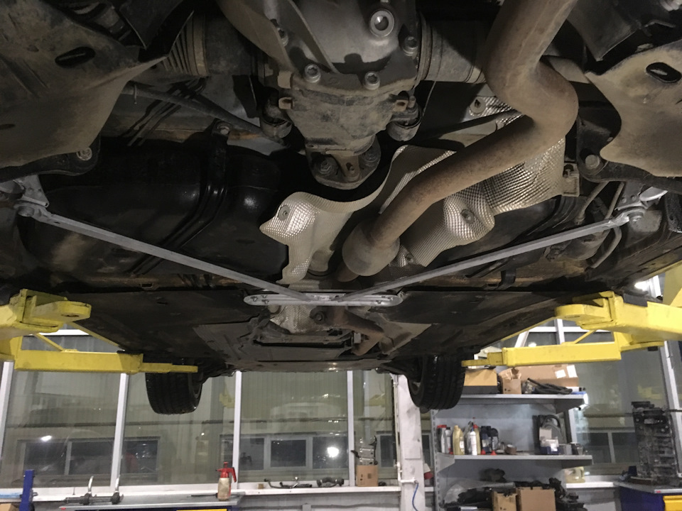 Распорка f80 и растяжка f32 — BMW 3 series (F30), 2 л, 2014 года ...