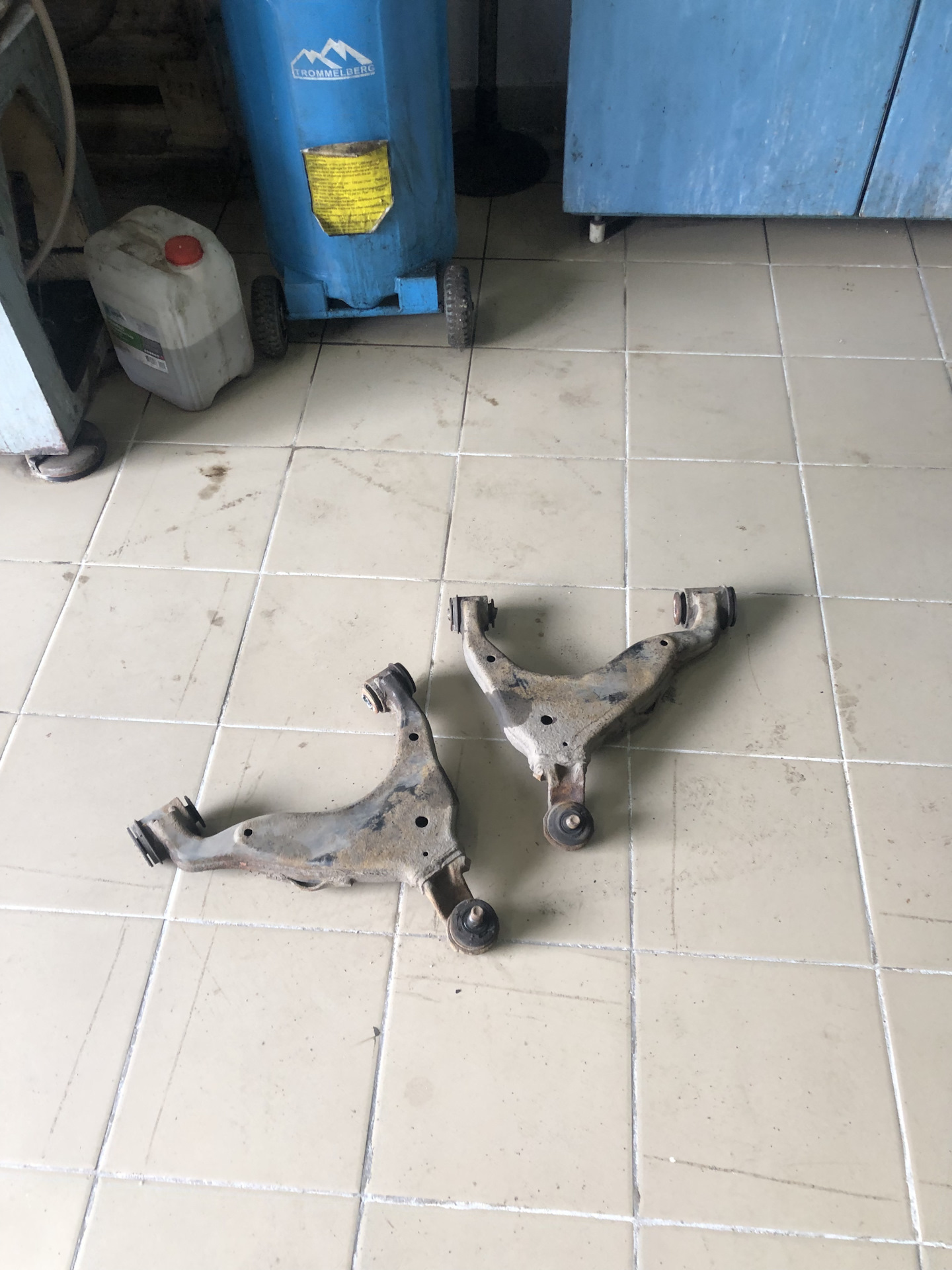 Трясём переднюю подвеску — Toyota Land Cruiser Prado 120-series, 2,7 л ...