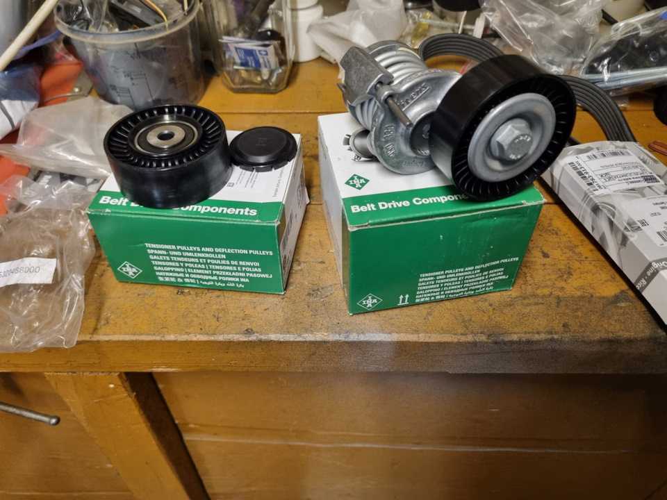 Замена приводного ремня, натяжителя и обводного ролика. — Volkswagen ...