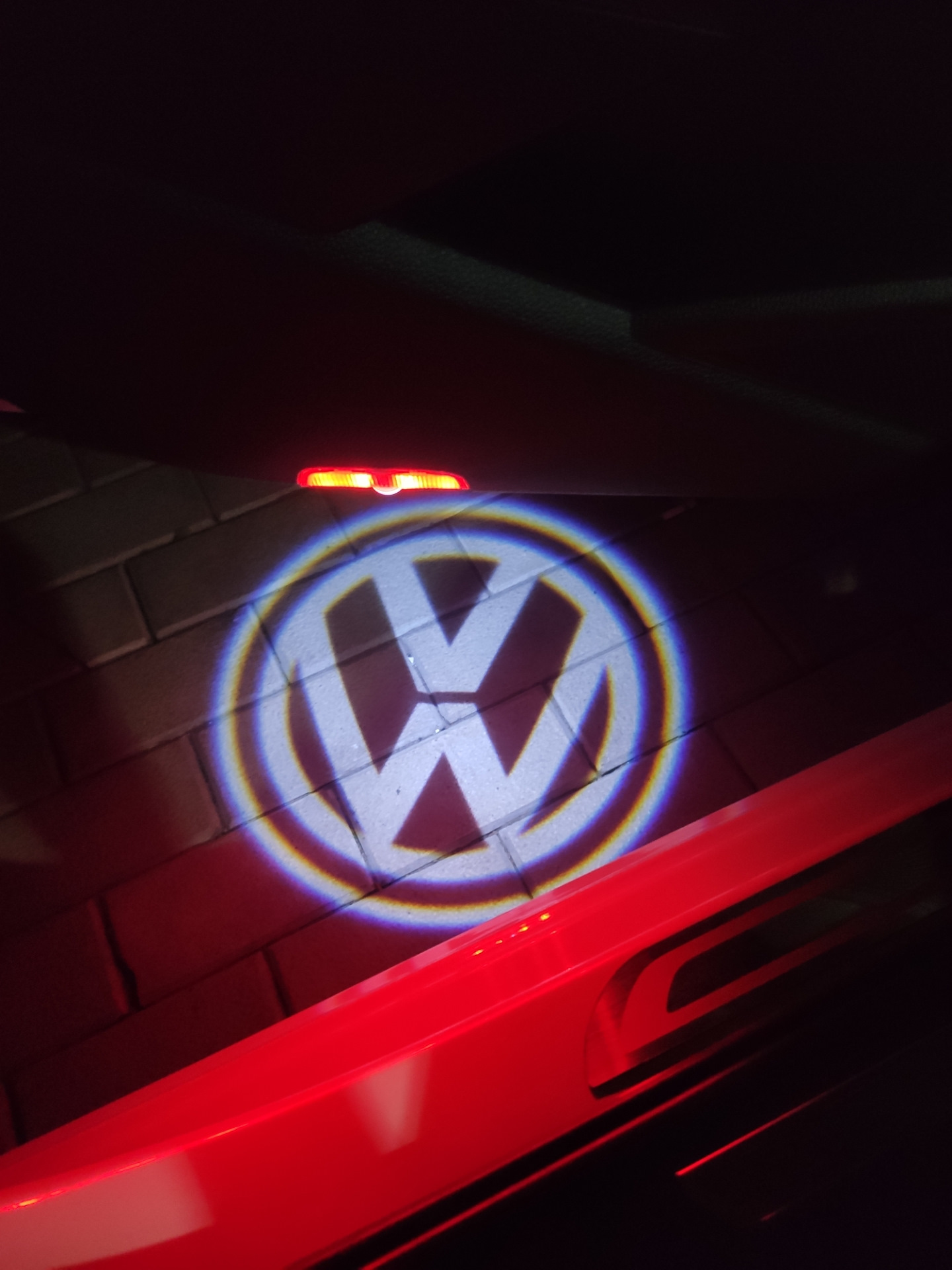 Подсветка в двери с логотипом — Volkswagen Passat (US) (1G), 1,8 л ...