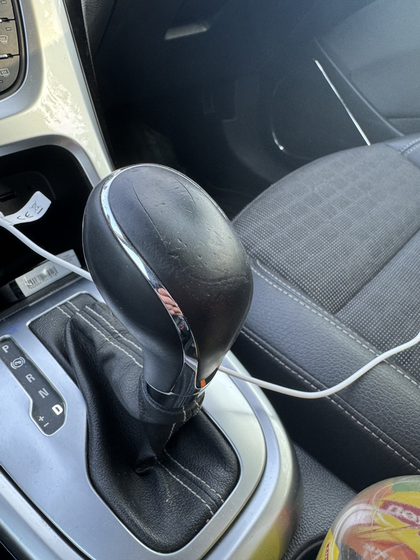 Оригинальная накладка на ручку АКПП — Opel Astra J GTC, 1,4 л, 2013 ...