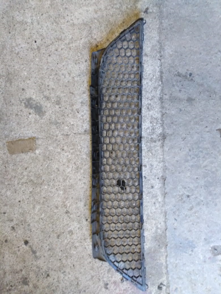 8200752803 Решетка бампера (плас) RENAULT | Запчасти на DRIVE2