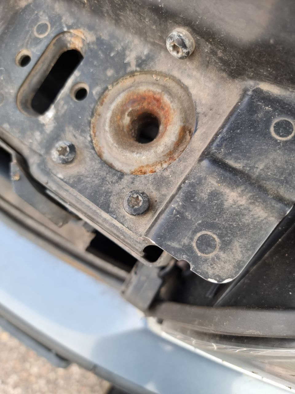 замки: капот, водительская дверь, багажник — BMW 3 series (E46), 2,9 л ...