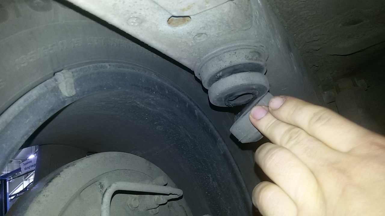 Отбойник рессоры и втулки стабилизаторов NV200" スプリングブレーカーとスタビライザーブッシング ...