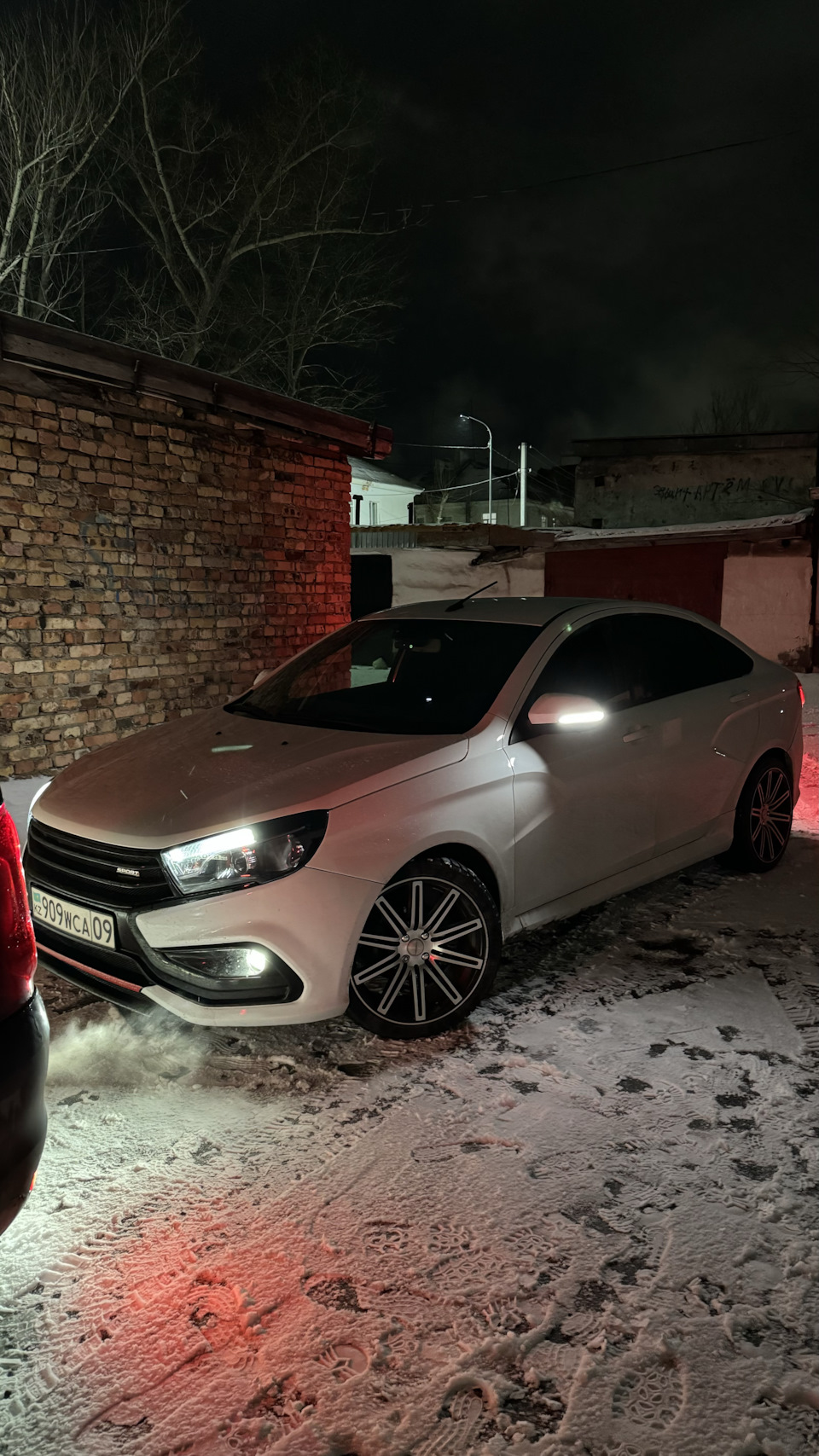 Зима на 18 колесах — Lada Vesta (1G), 1,6 л, 2018 года | просто так | DRIVE2