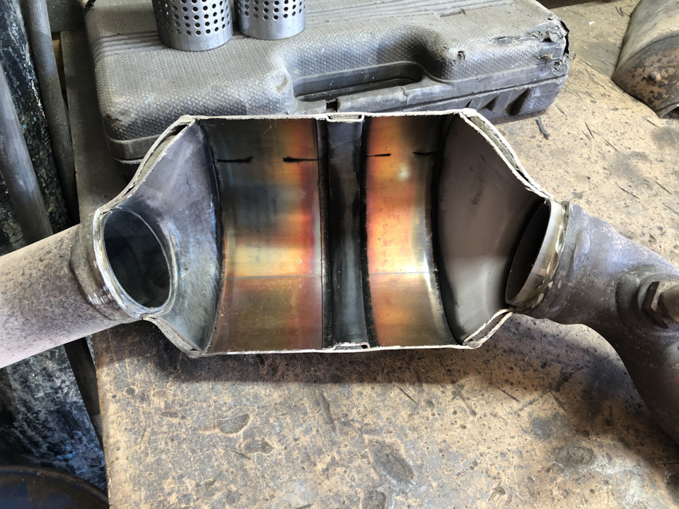 ТО ч.2 Замена кронштейна airmatic и удаление катализаторов — Mercedes ...
