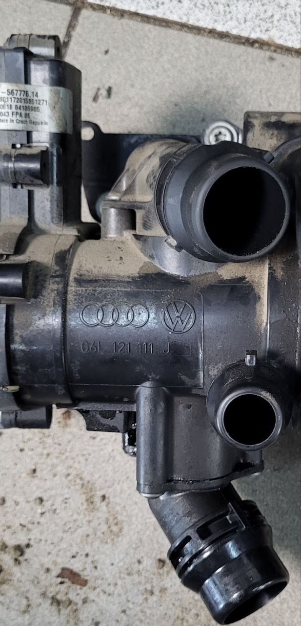 Замена термостата — Skoda Kodiaq (1G), 2 л, 2018 года | визит на сервис ...