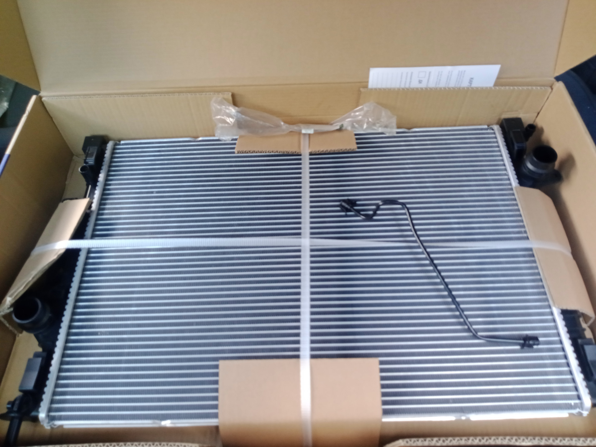 Стандартный радиатор охлаждения — Ford S-Max (1G), 2,5 л, 2006 года ...