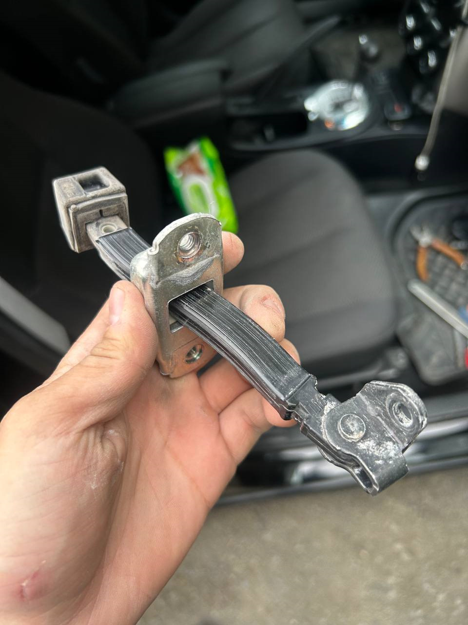 Ремонт ограничителей дверей Mitsubishi Galant IX — Mitsubishi Galant (9G), 2,4 л, 2007 года ...